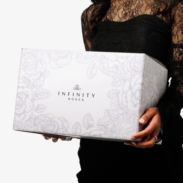Infinity Roses | Large Square box