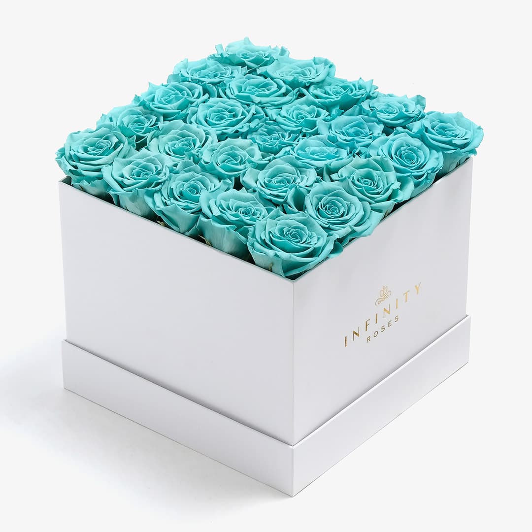 Infinity Roses | Medium Square Box